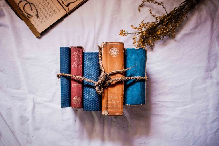 What are the essential elements of a good book cover design ...